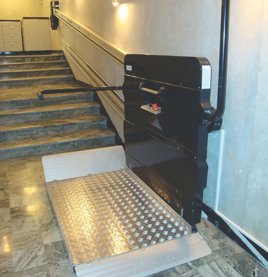 RTL 9002- Plattformheis for rette trapper. Utendørs og innendørs bruk.